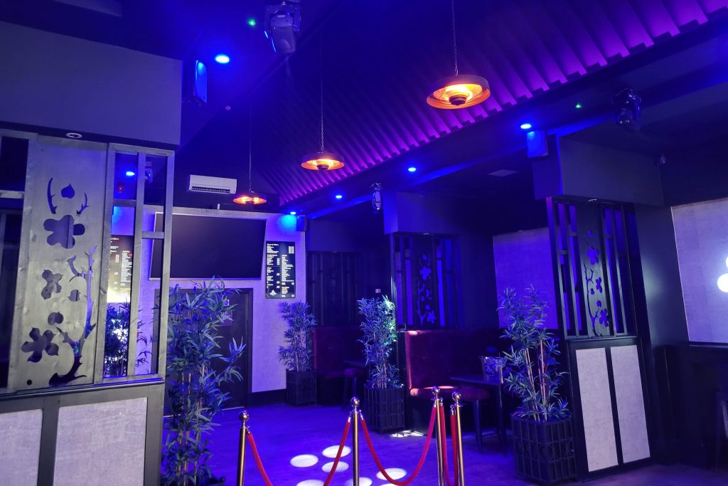 Elegance Lounge - Bar & Club - Showtec Sound & Lighting
